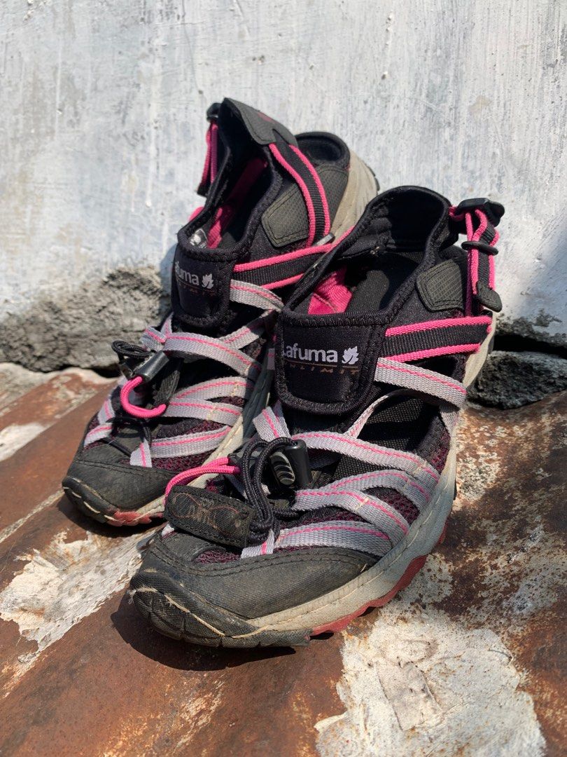 Sendal sepatu gunung Lafuma, Fesyen Wanita, Sepatu di Carousell