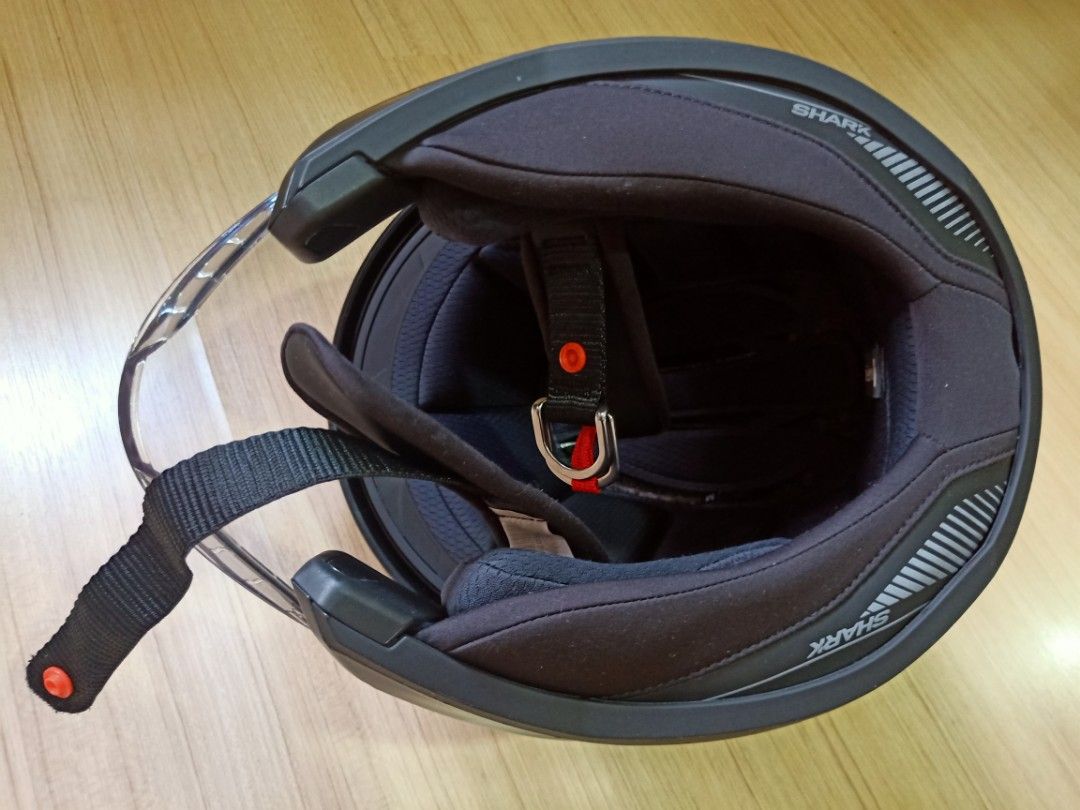 Shark CityCruiser Helmet, Motorcycles, Motorcycle Apparel on Carousell