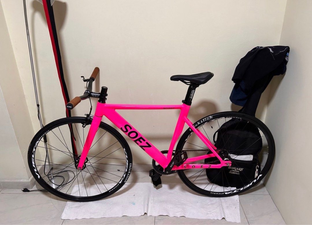 SOEZ PINK FIXIE (URGENT!), Sports Equipment, Bicycles & Parts, Bicycles ...
