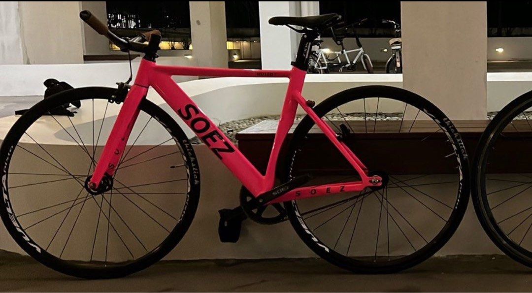 SOEZ PINK FIXIE (URGENT!), Sports Equipment, Bicycles & Parts, Bicycles ...