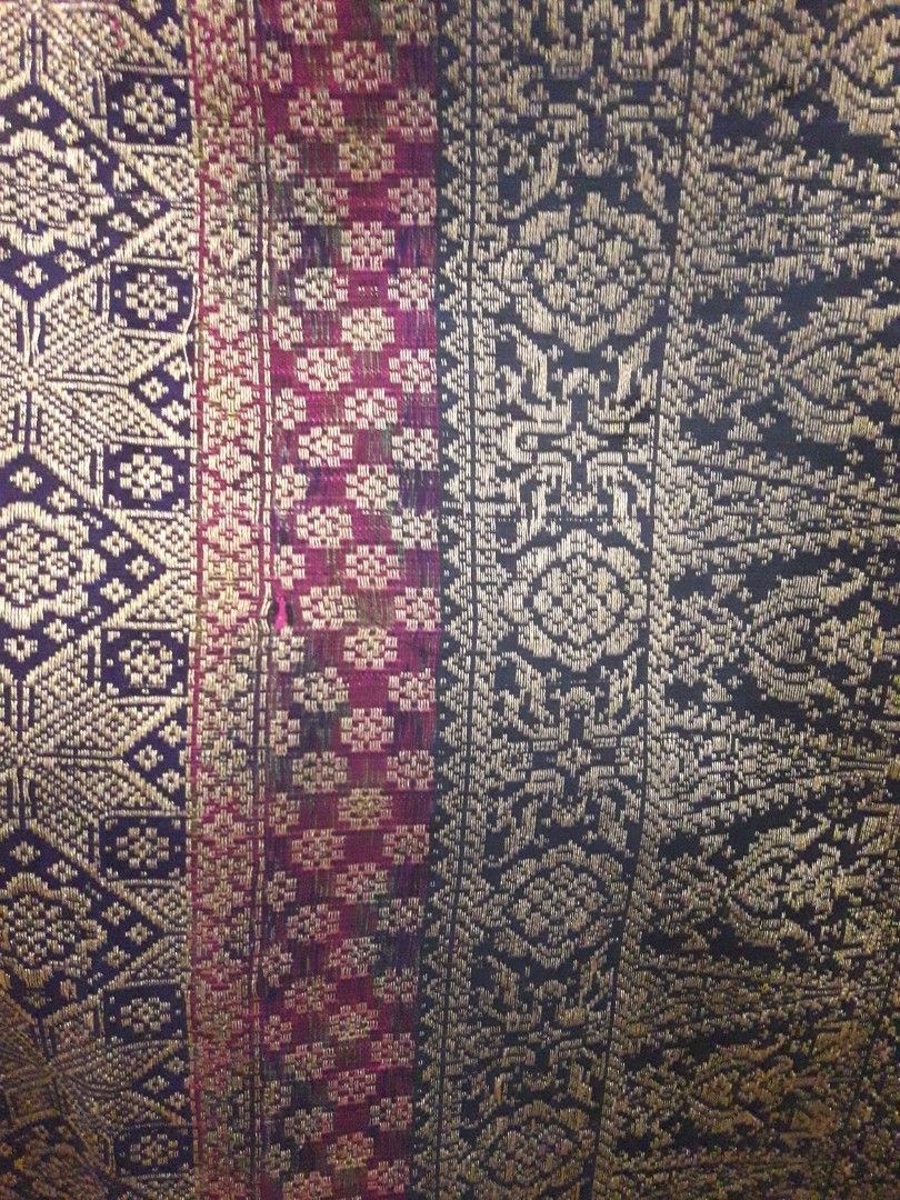 Songket asli palembang, Fesyen Wanita, Pakaian Wanita, Lainnya di Carousell