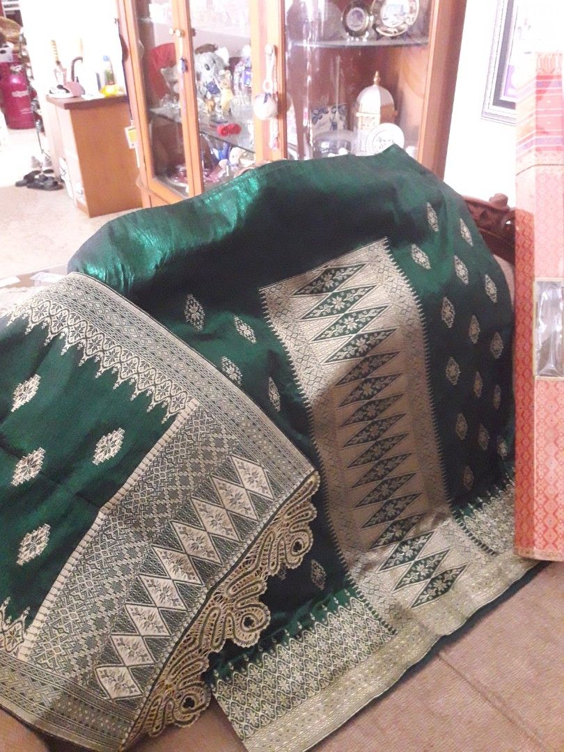 Songket hijau asli padang, Fesyen Wanita, Pakaian Wanita, Lainnya di Carousell