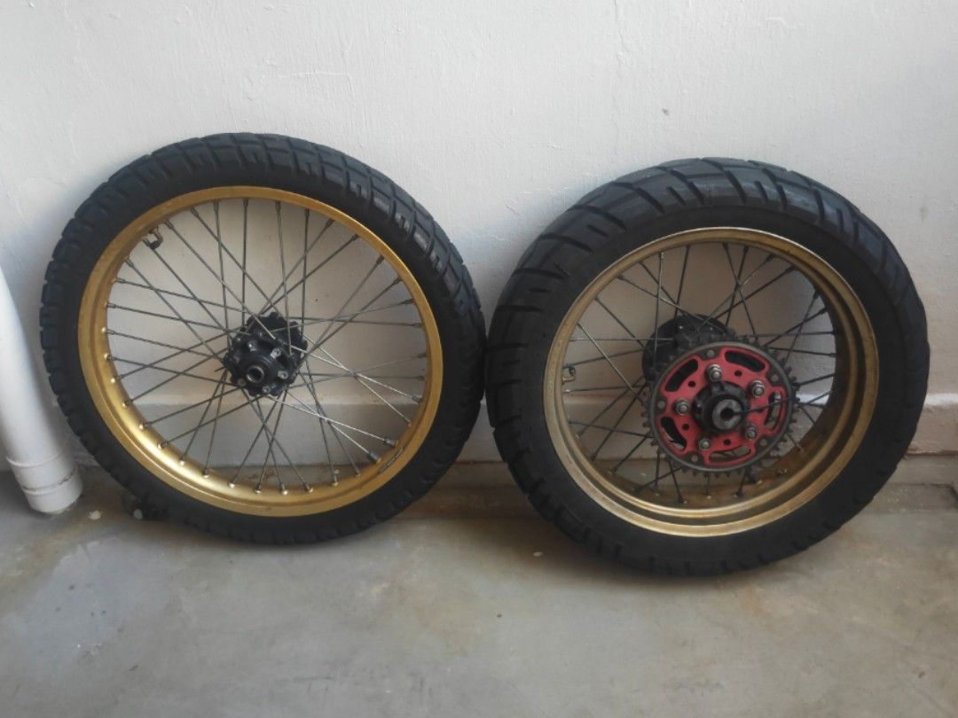 Stock Africa Twin crf1000L gold rims with Shinko E705 tyres with 70% ...