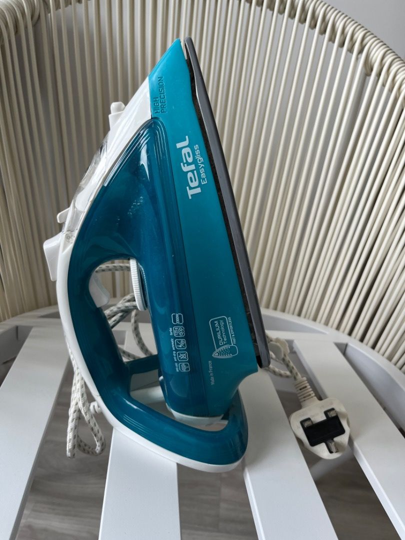 Tefal steaming iron 2300W, TV & Home Appliances, Irons & Steamers on ...
