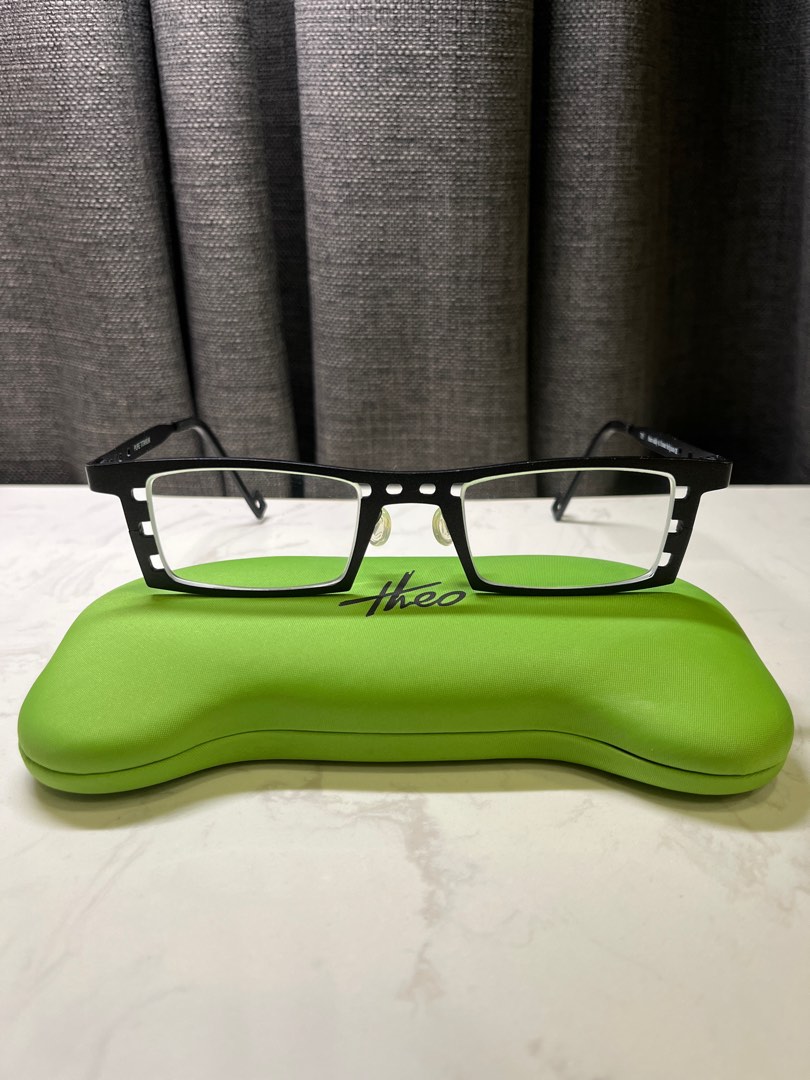 Theo classic frame, Men's Fashion, Watches & Accessories, Sunglasses ...