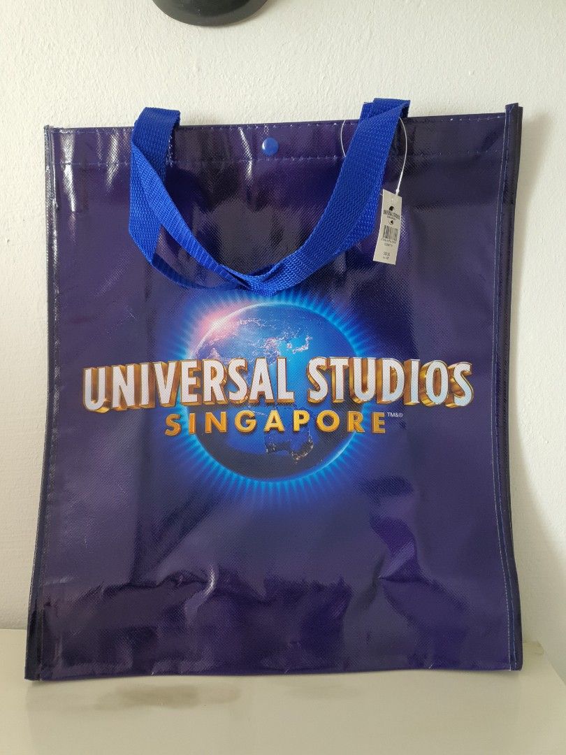 Universal Studios shopping bag, Women's Fashion, Bags & Wallets, Tote ...