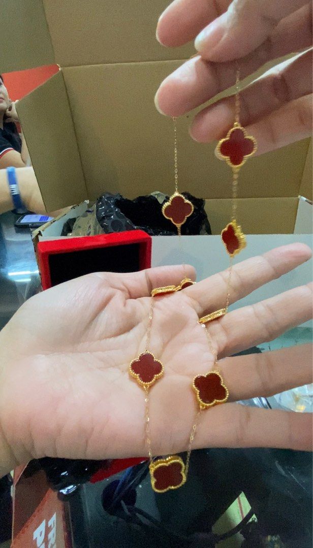 VCA Alhambra 10 leaf - 18k real gold on Carousell