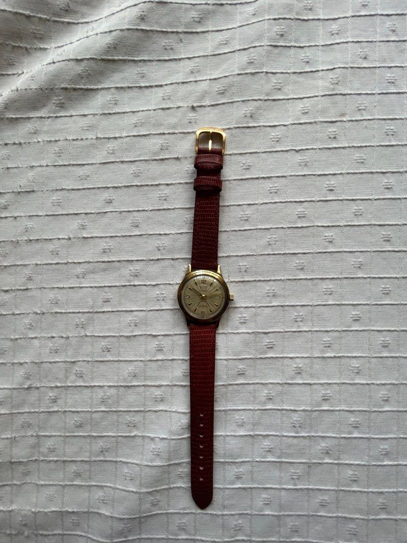 Vintage Monarch DeLuxe Ladies Watch, Hobbies & Toys, Memorabilia ...