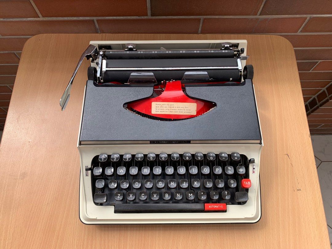 HANIMEX REGAL VINTAGE TYPEWRITER, Hobbies & Toys, Memorabilia ...
