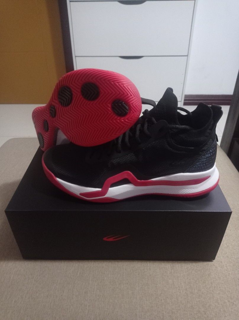 World Balance Scottie 1 Bred on Carousell