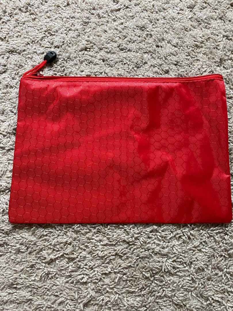 Zip Folder, Women's Fashion, Bags & Wallets, Purses & Pouches on Carousell