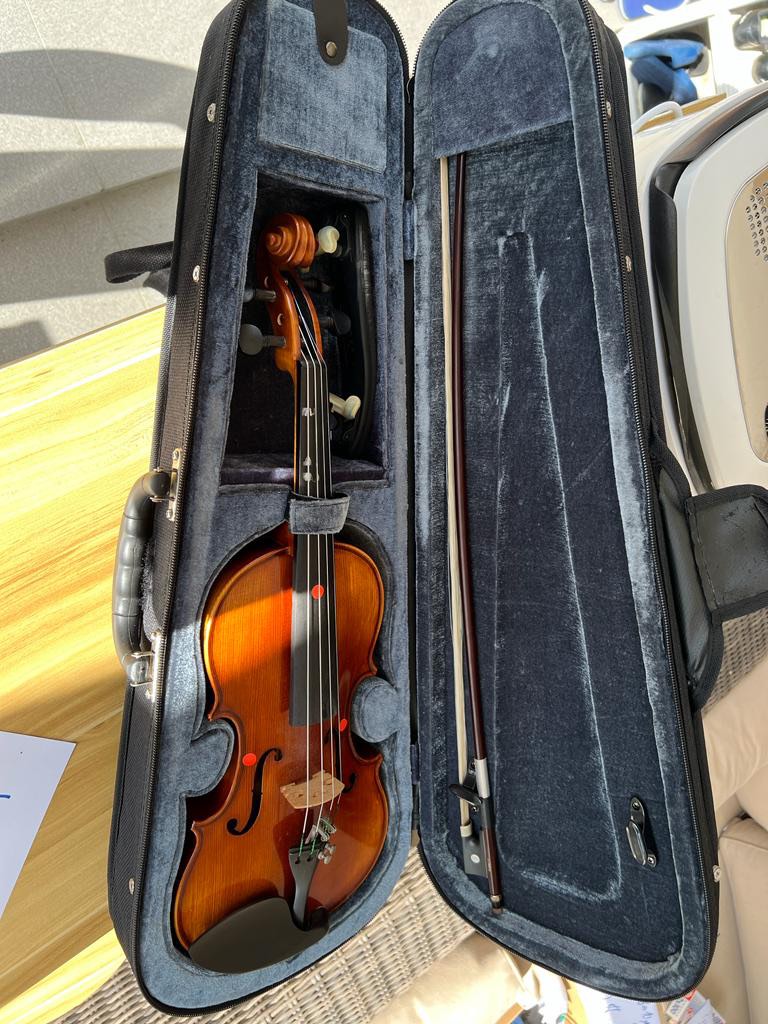 1/2 Violin with case and bow - Mandeville, Hobbies & Toys, Music ...