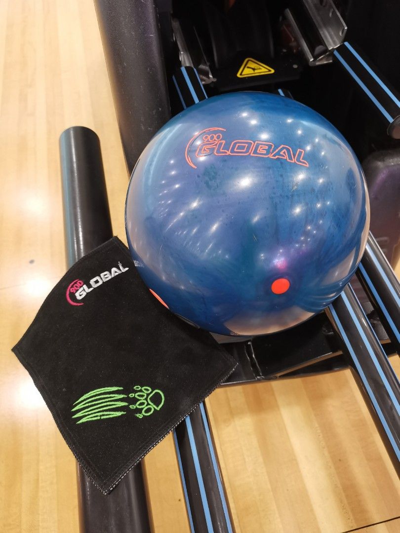 900 Global Wolverine 12lbs Bowling ball, Sports Equipment, Sports ...