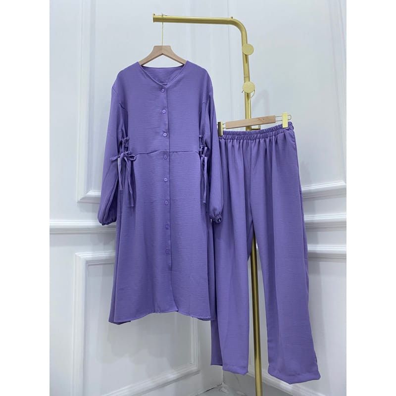 Atasan dan bawahan, Fesyen Wanita, Pakaian Wanita, Gaun & Rok di Carousell