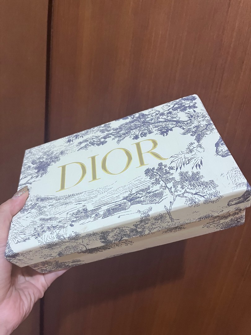 authentic dior box, Fesyen Wanita, Aksesoris di Carousell