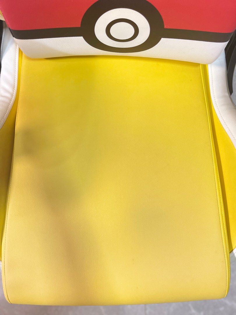 Autofull Gaming Chair Pikachu, Furniture & Home Living, Furniture ...