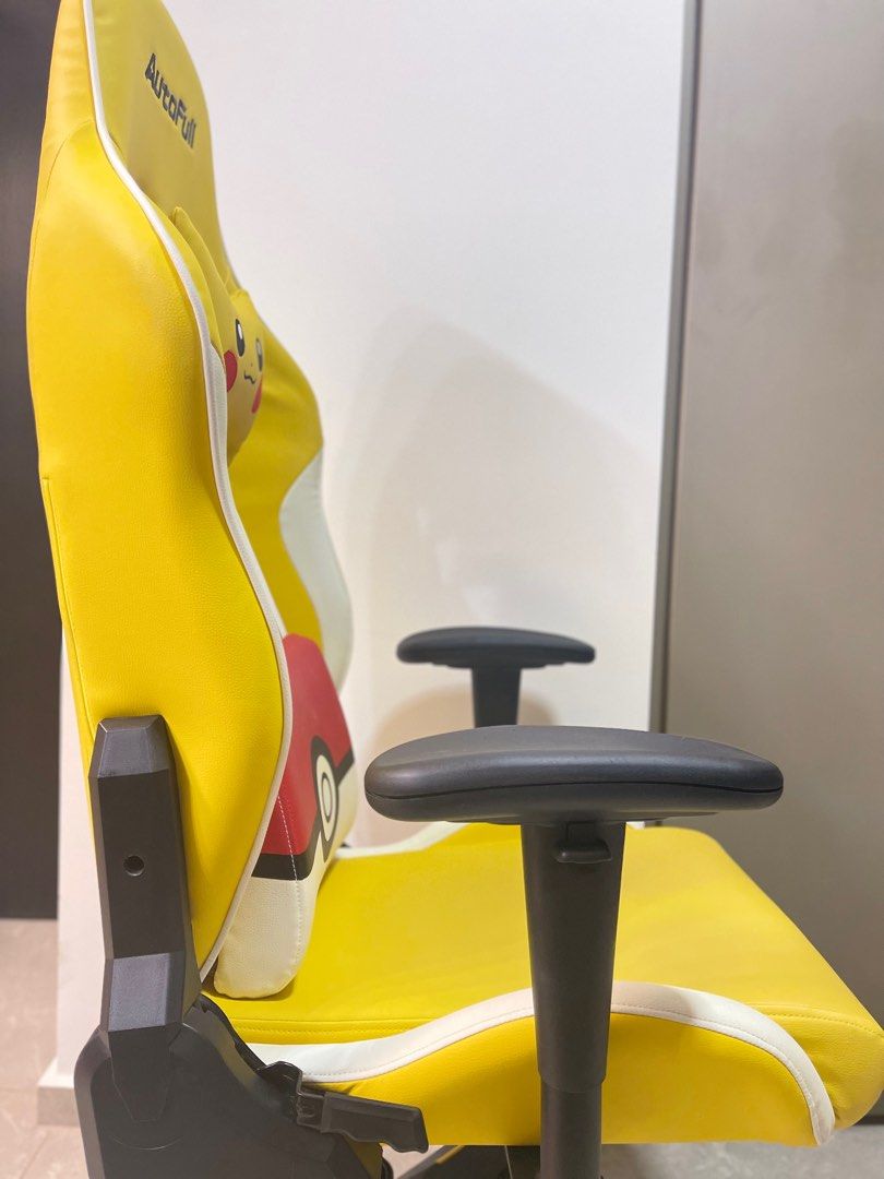 Autofull Gaming Chair Pikachu, Furniture & Home Living, Furniture ...