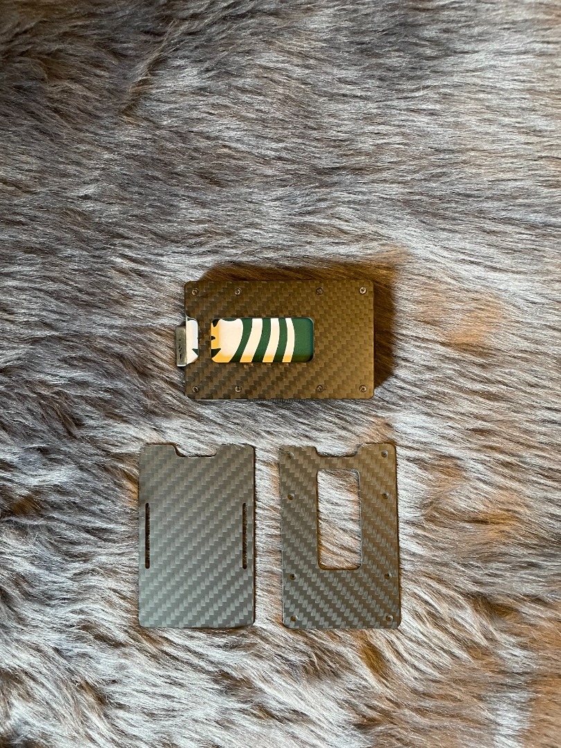 Aviator Wallet Spare Coverplates (Carbon Fiber) on Carousell