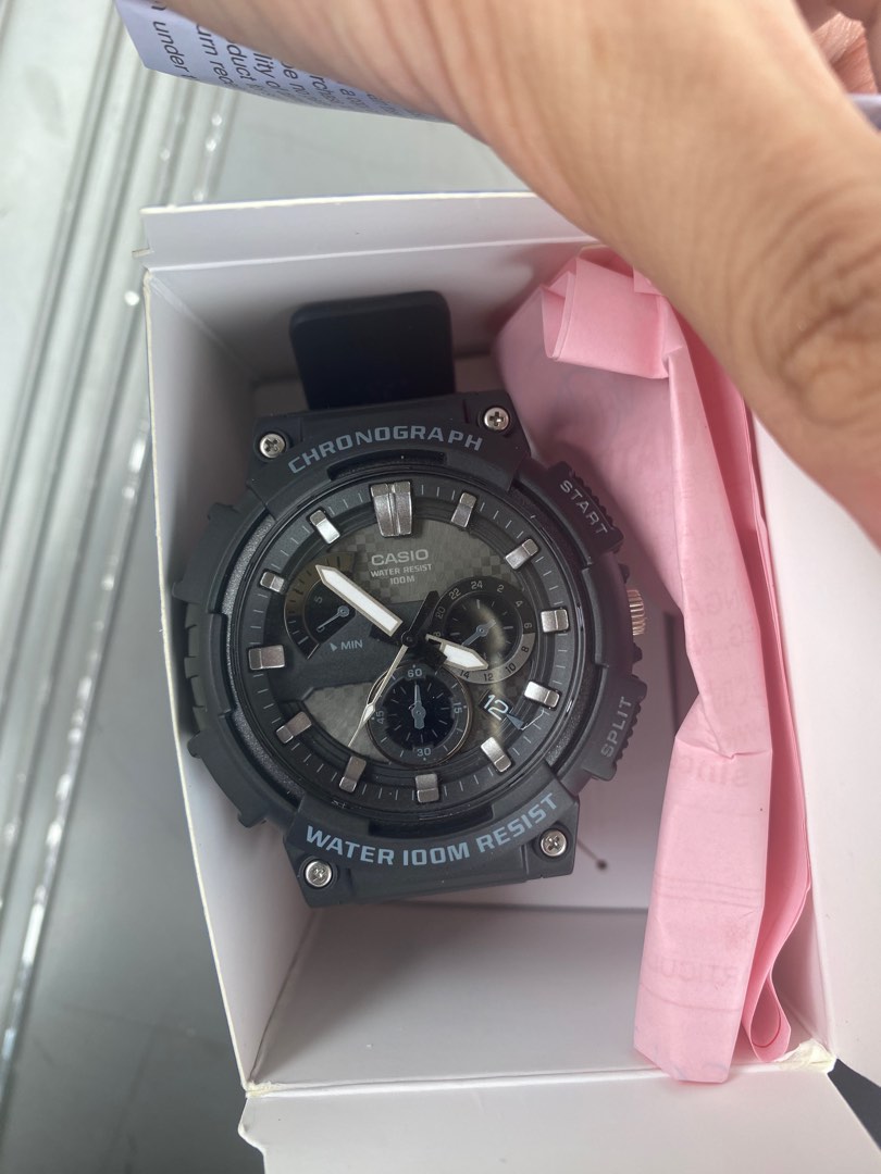 BRAND NEW CASIO WATCH! URGENT(105 FAST DEAL), Luxury, Watches on Carousell