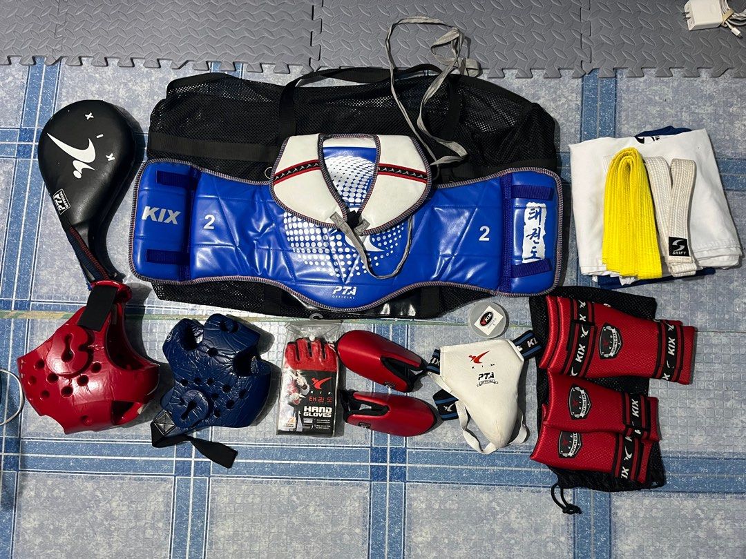 Complete Taekwando Gear with Net Bag (includes armor, head gear, arm ...