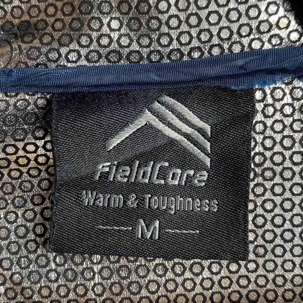 FieldCore Warm & Toughness Puffer Hoodie Jacket, Men's Fashion, Activewear on Carousell