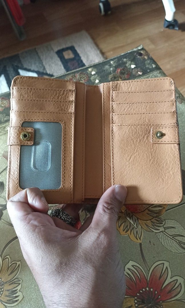 Fossil wallet, Women's Fashion, Bags & Wallets, Wallets & Card Holders ...