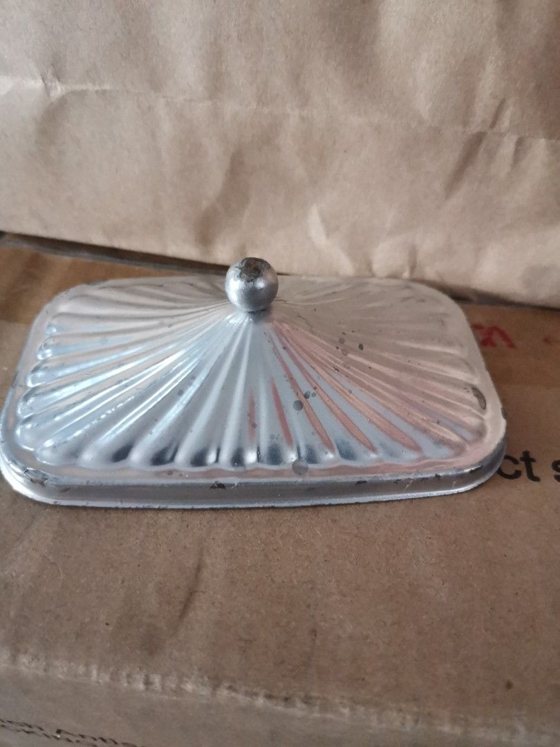 Free rectangular metal lid cover, Furniture & Home Living, Kitchenware ...