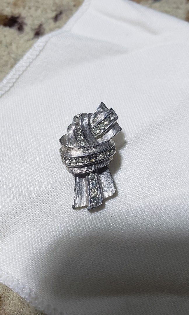 Givenchy Pin Womens Fashion Jewelry And Organizers Brooches On Carousell