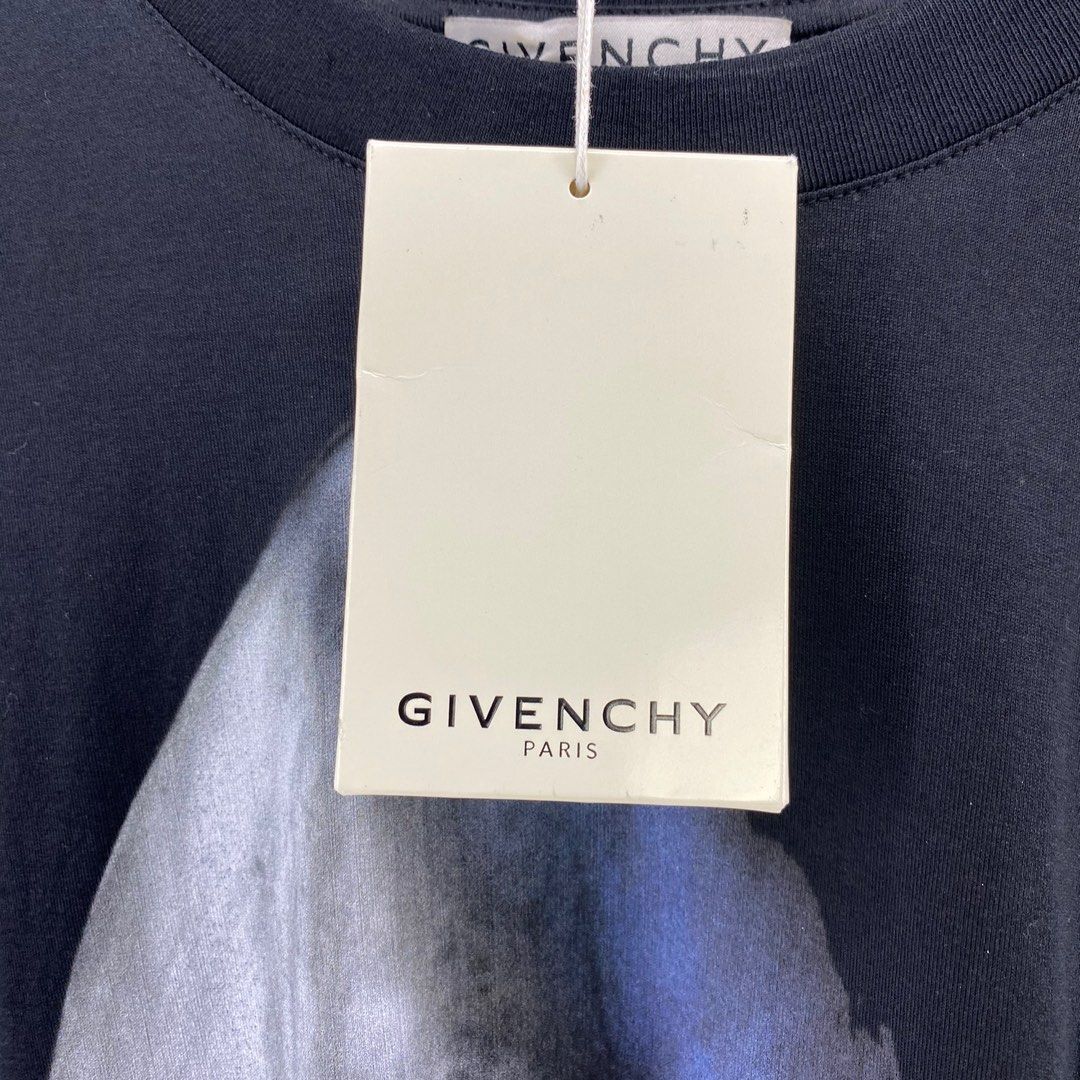 Givenchy Shark Tee, Fesyen Pria, Pakaian , Atasan di Carousell