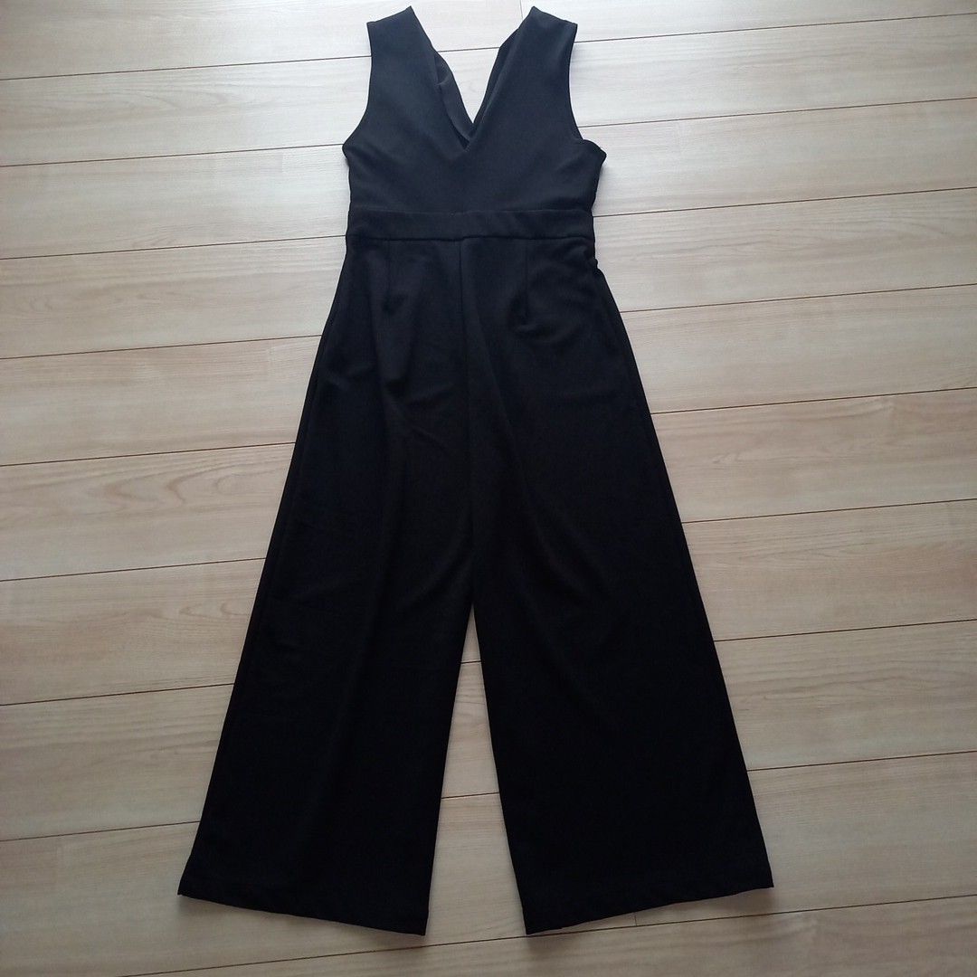 Gu japan uniqlo jumpsuit, Women's Fashion, Dresses & Sets, Jumpsuits on ...