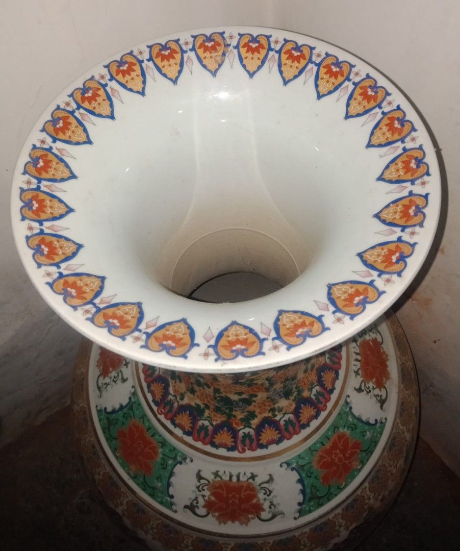 Guci porselen, Antik, Lainnya di Carousell