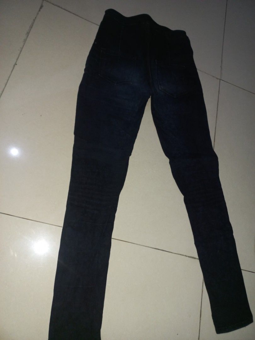 Jeans hitam HW, Fesyen Wanita, Pakaian Wanita, Bawahan di Carousell