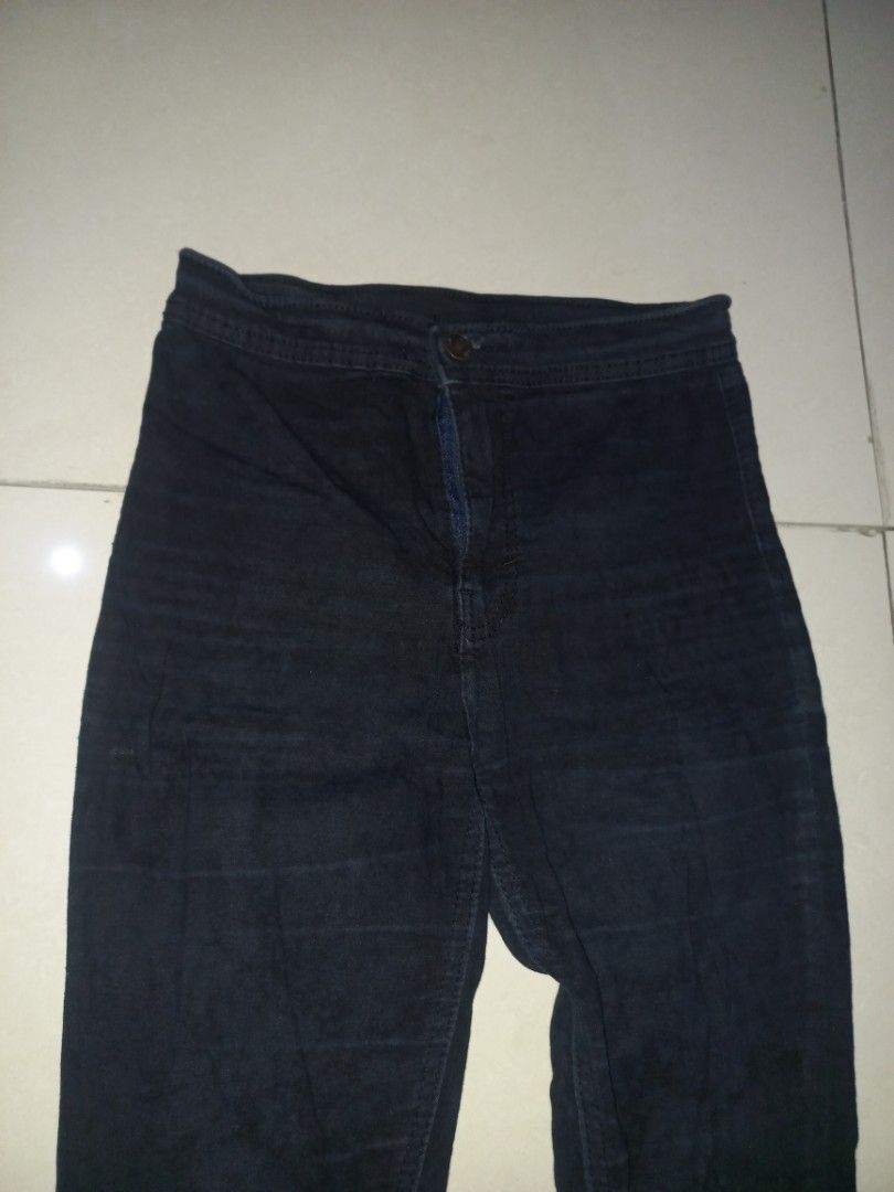 Jeans hitam HW, Fesyen Wanita, Pakaian Wanita, Bawahan di Carousell