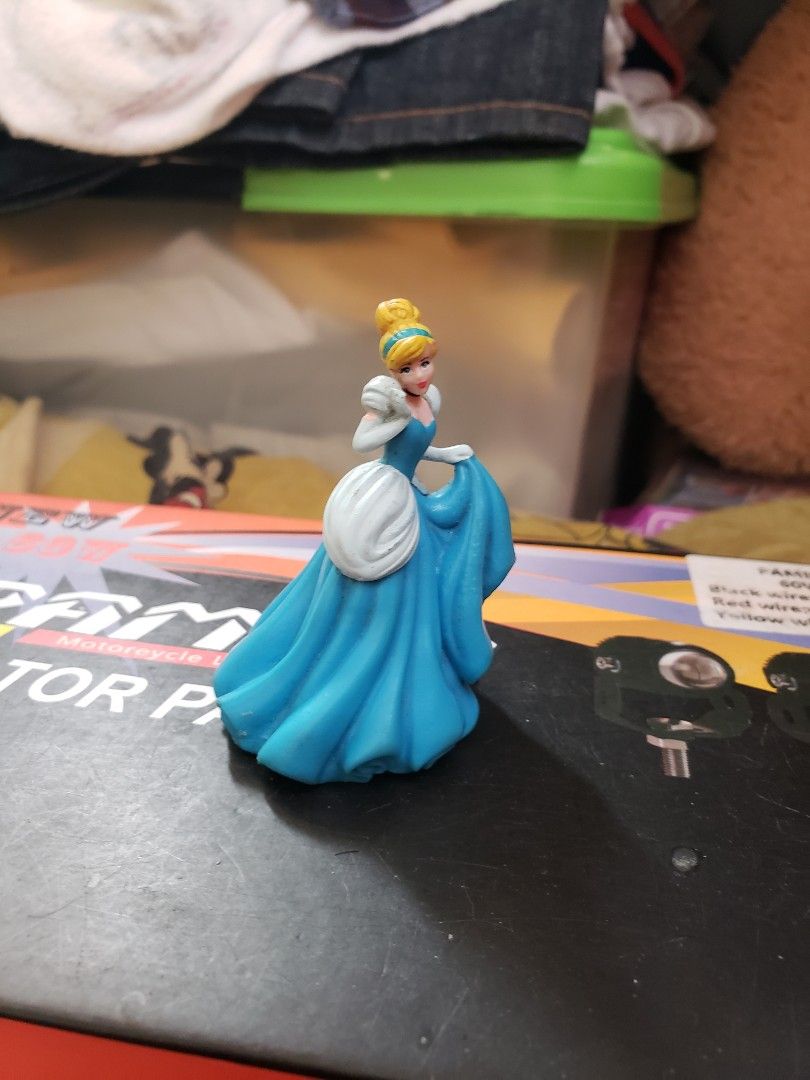 Limited edition 2013 collectible kinder surprise disney princess ...