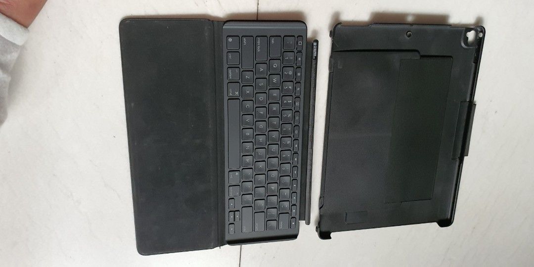 Logitech Keyboard combo touch for Ipadpro 12.9 2nd gen, Computers ...