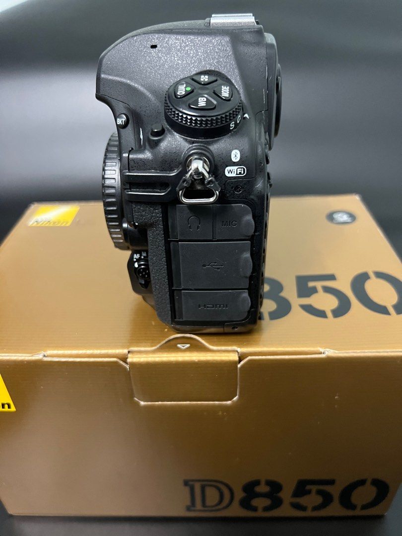 Nikon D850 with original Battery grid MB-D18, Photography, Cameras on ...