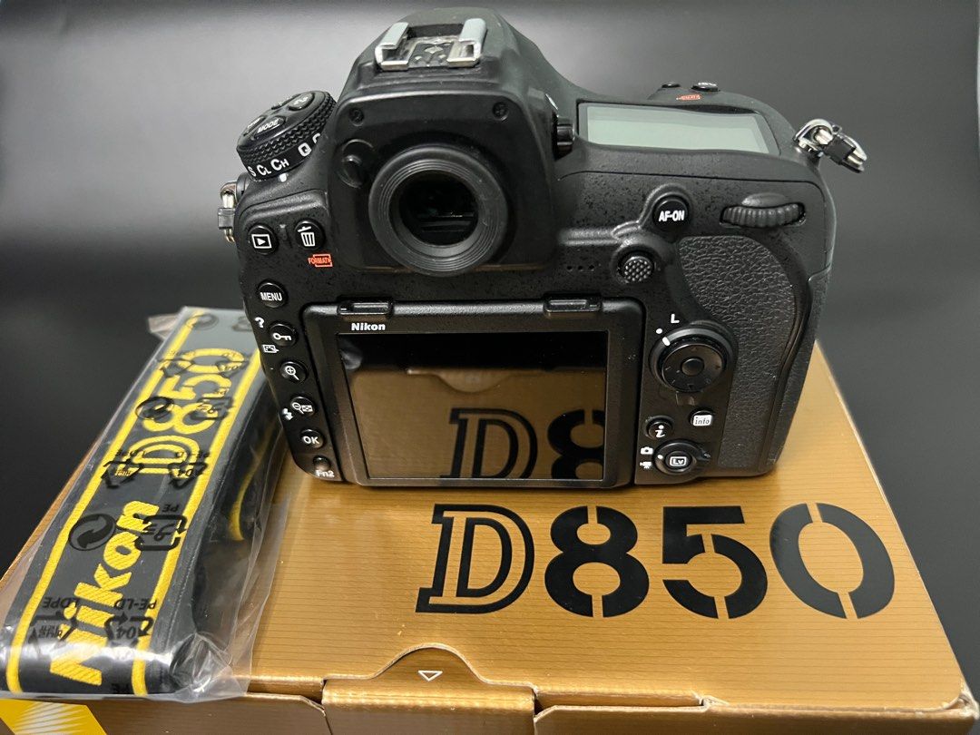 Nikon D850 with original Battery grid MB-D18, Photography, Cameras on ...
