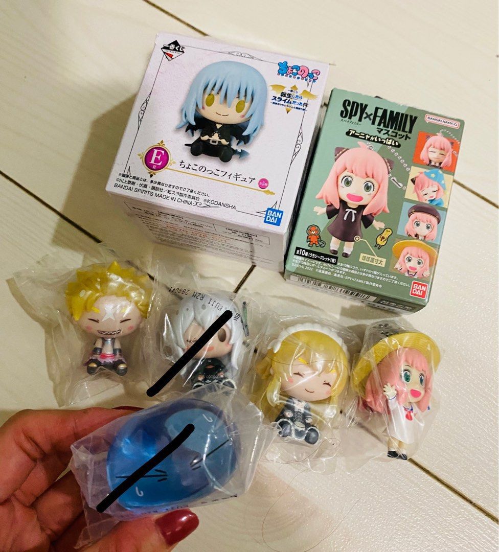 Nino figure (QQ with you kuji), hololive kuji, hawks stand, Endeavour ...