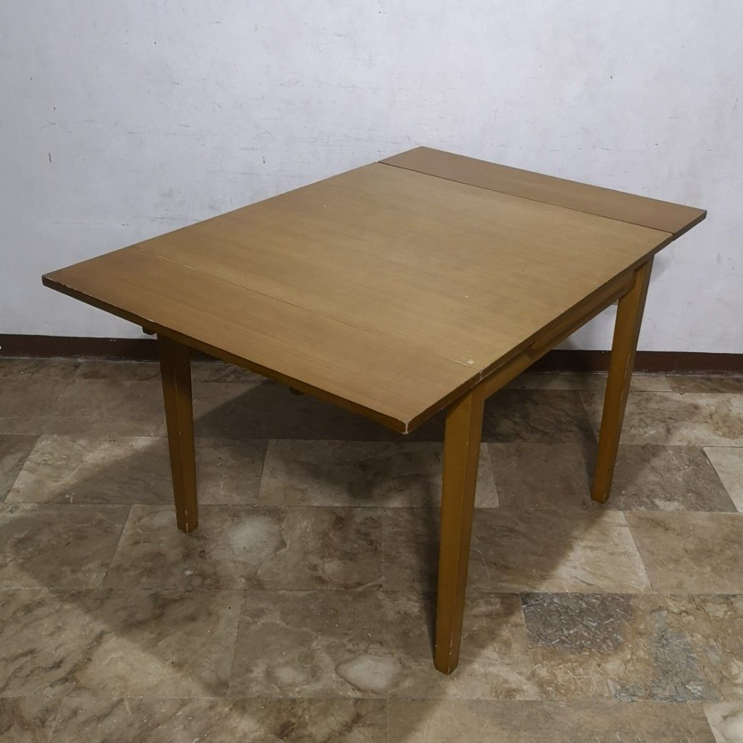 NITORI extendable dining table on 2 sides, solid wood on Carousell