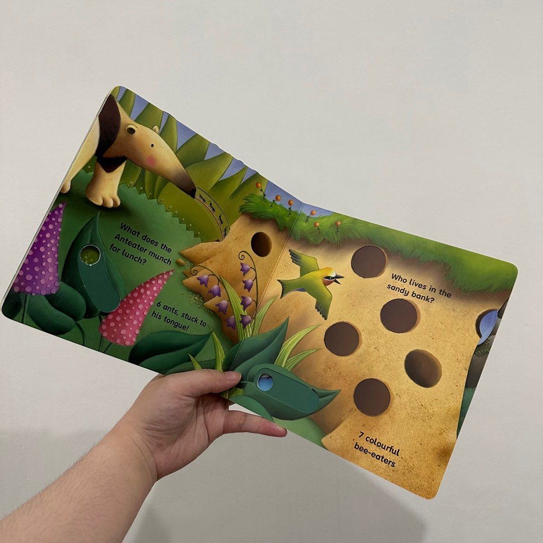 BOARDBOOK - One Little Bear and Her Friends - A pushing, turning ...