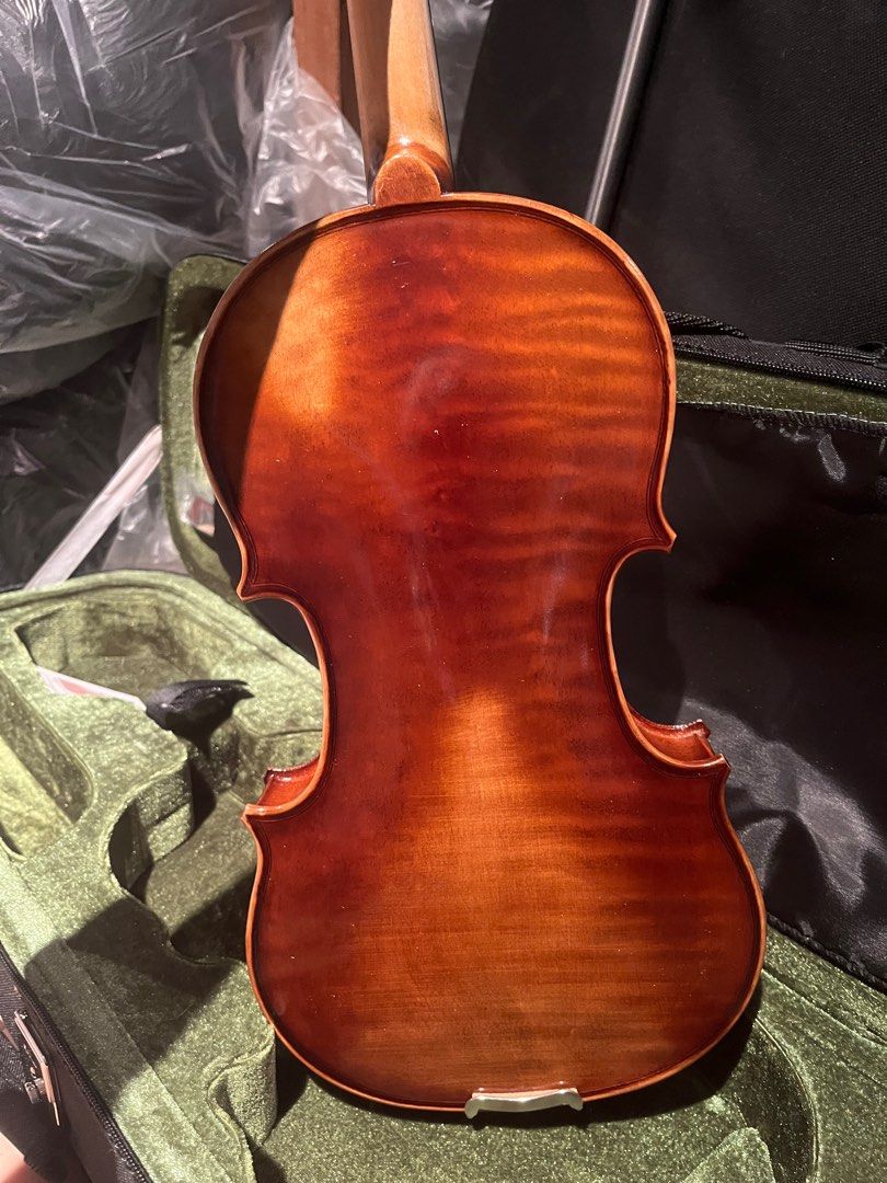 One piece back 3/4 violin, Hobbies & Toys, Music & Media, Musical ...