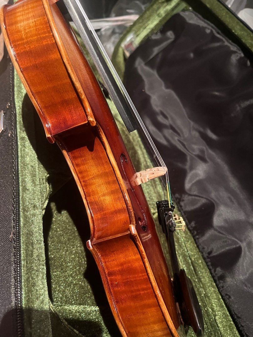 One piece back 3/4 violin, Hobbies & Toys, Music & Media, Musical ...