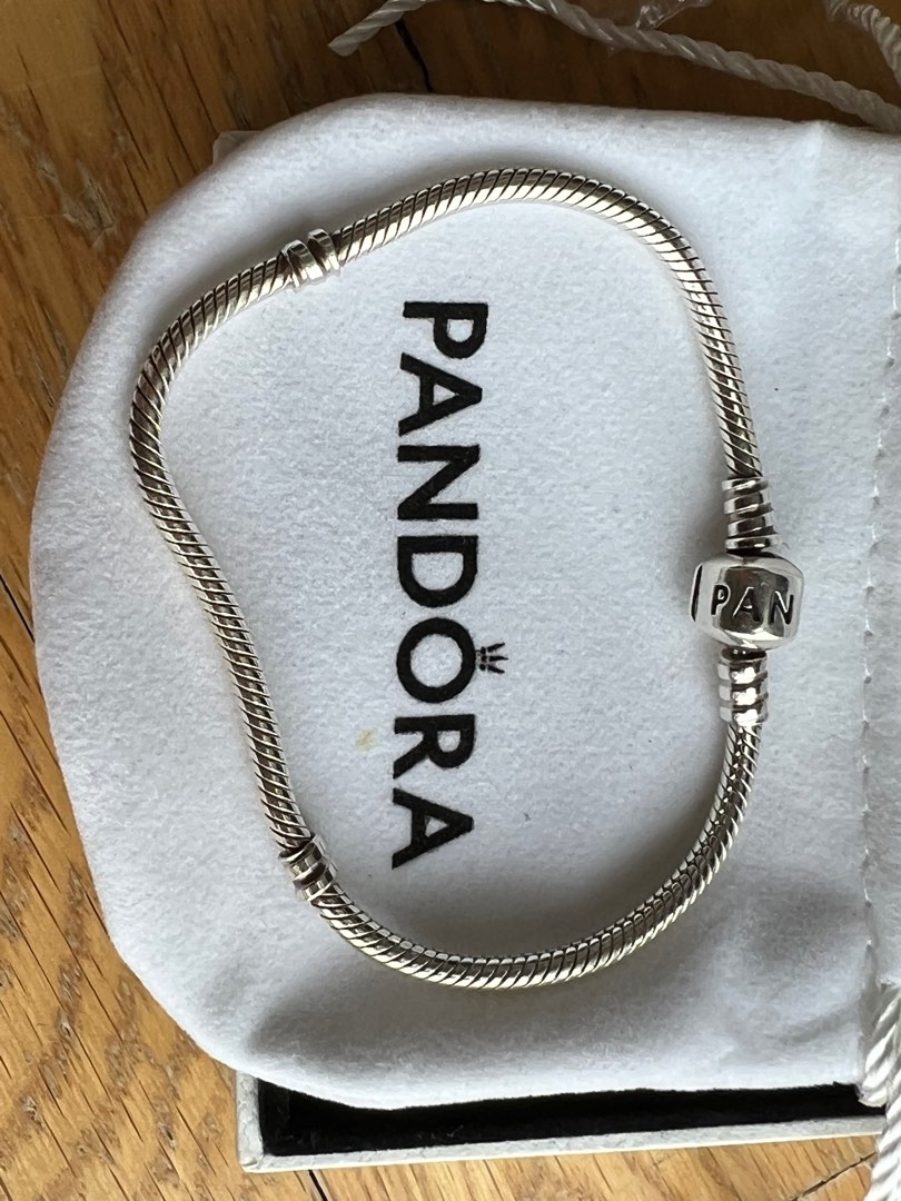 Pandora bracelet, Women's Fashion, Jewelry & Organisers, Bracelets on ...
