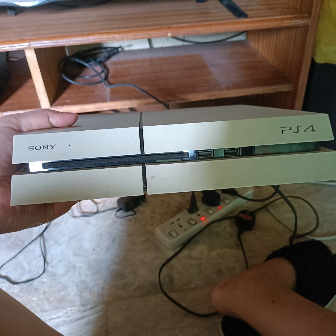 PS4 phat with V2 Camera on Carousell