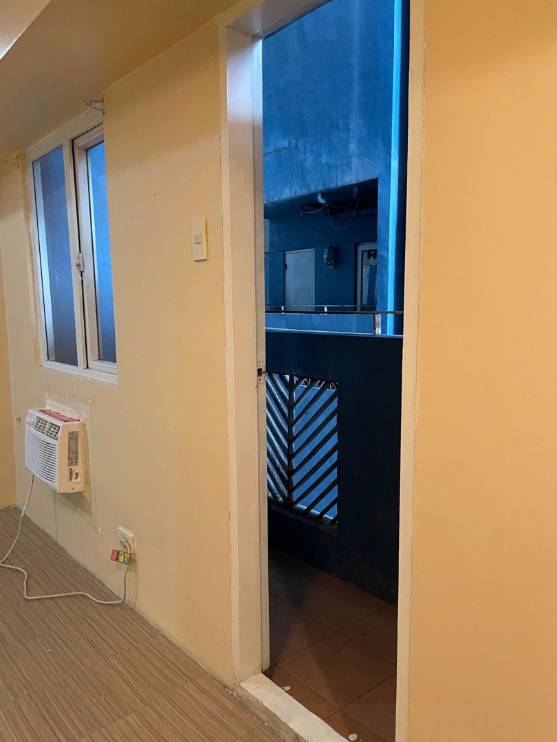 Quaint Victoria Station 1 GMA Kamuning for Rent on Carousell