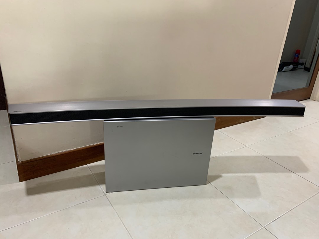Samsung 4.1 Channels 320W Curved Soundbar with Wireless Subwoofer ...