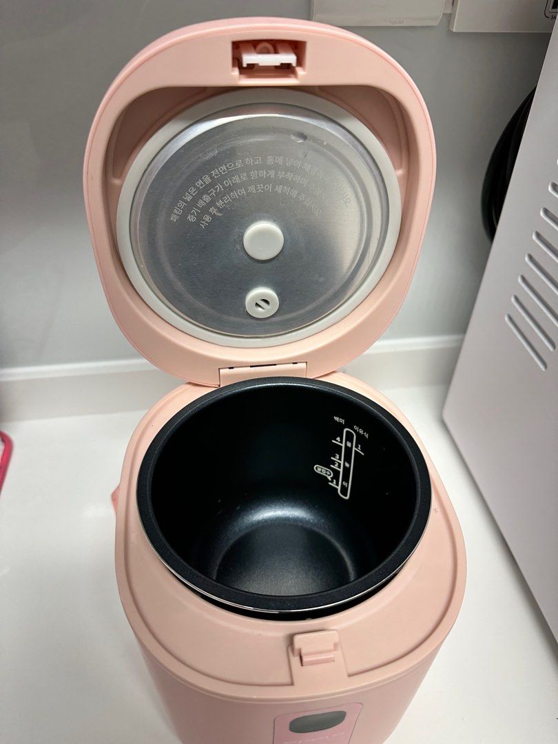 Sanrio Hello kitty rice cooker, TV & Home Appliances, Kitchen ...