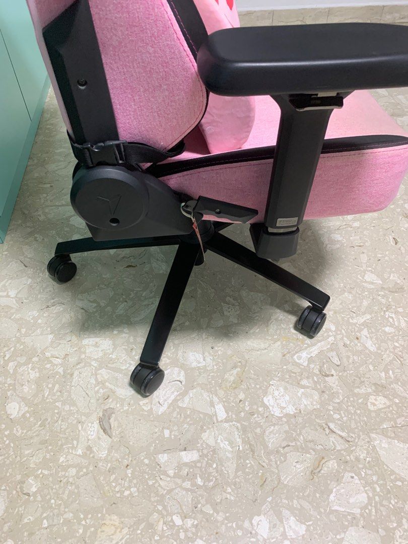 SecretLab Titan Softweave Fabric Gaming Chair Overwatch Dva Edition ...