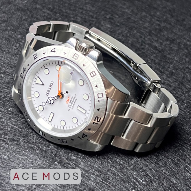 Seiko Mod Explorer 2 with White Dial, Men's Fashion, Watches ...