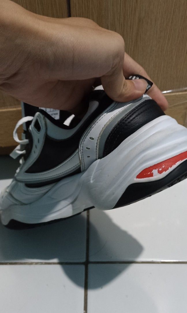 Sepatu Fila 43, Fesyen Pria, Sepatu , Sneakers di Carousell